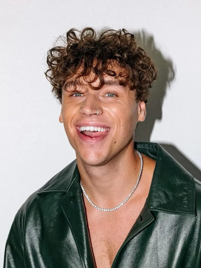 Sofian Medjmedj Biography: Age, Net Worth, Girlfriend, Parents, Songs ...