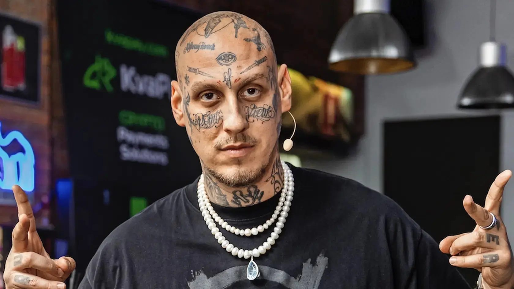 Michael Kmeť Biography: Age, Wife, Net Worth, Albums, Height, Daughter ...