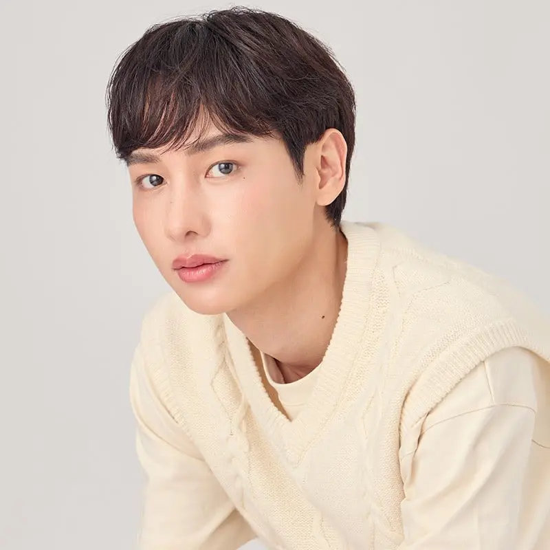 Atthaphan Phunsawat Biography: Age, Net Worth, Height, Weight, Sister ...