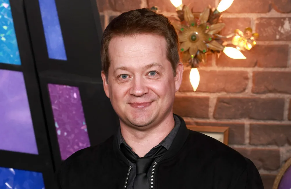 Jason Earles Biography: Height, Parents, Age, Net Worth, Movies, Wife ...