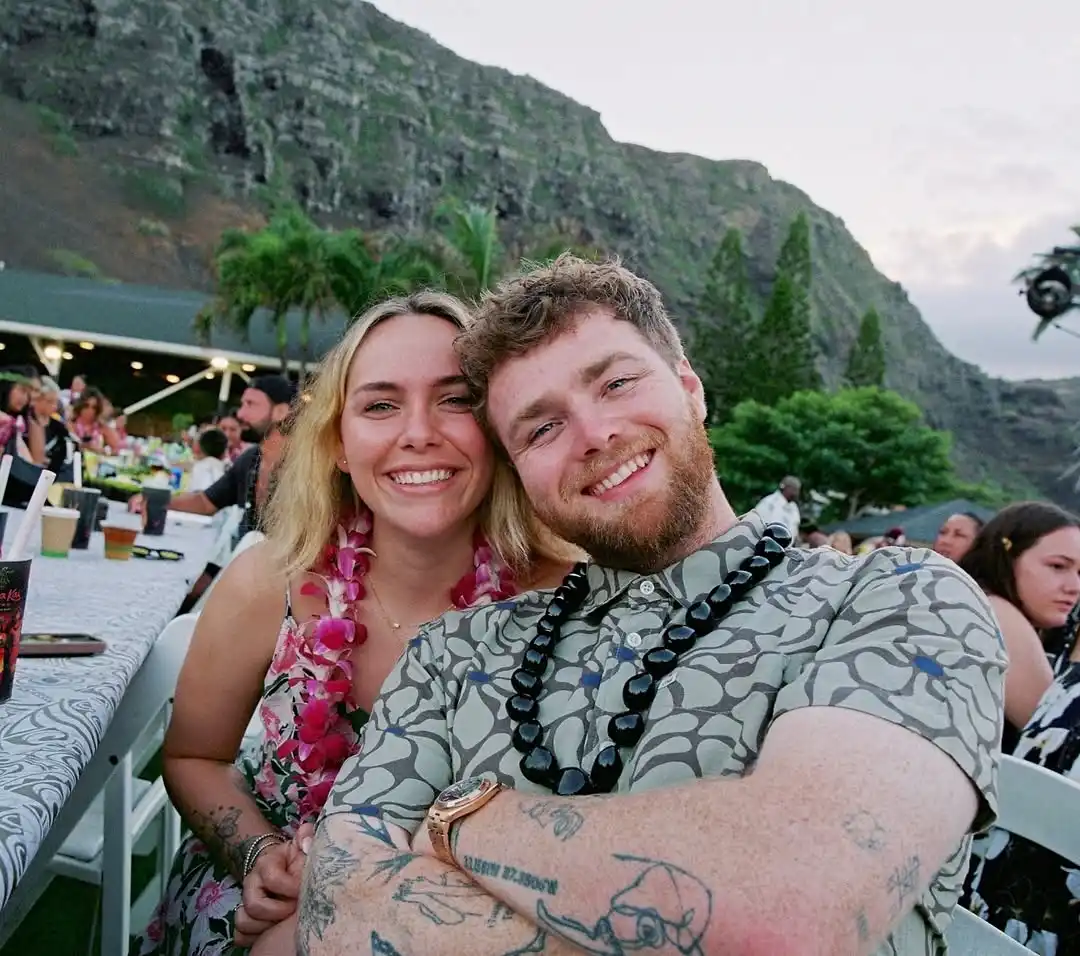 Alex Warren Biography: Wife, Songs, Age, Parents, Net Worth, Height ...