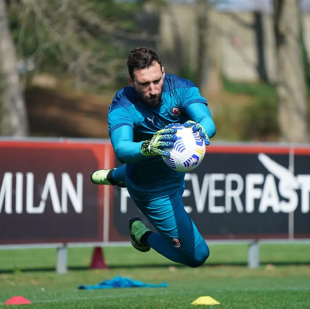 Gianluigi Donnarumma's brother Antonio Donnarumma Bio: Age, Net Worth ...