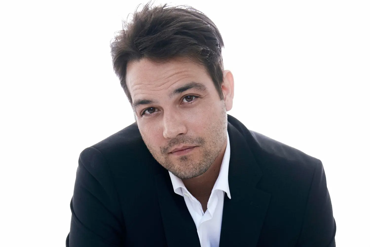Daniel Zovatto Biography: Wife, Age, Net Worth, Height, Movies & TV ...
