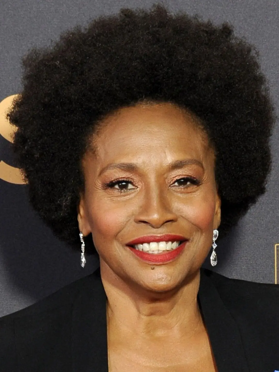 Jenifer Lewis Biography: Husband, Age, Children, Height, Net Worth ...