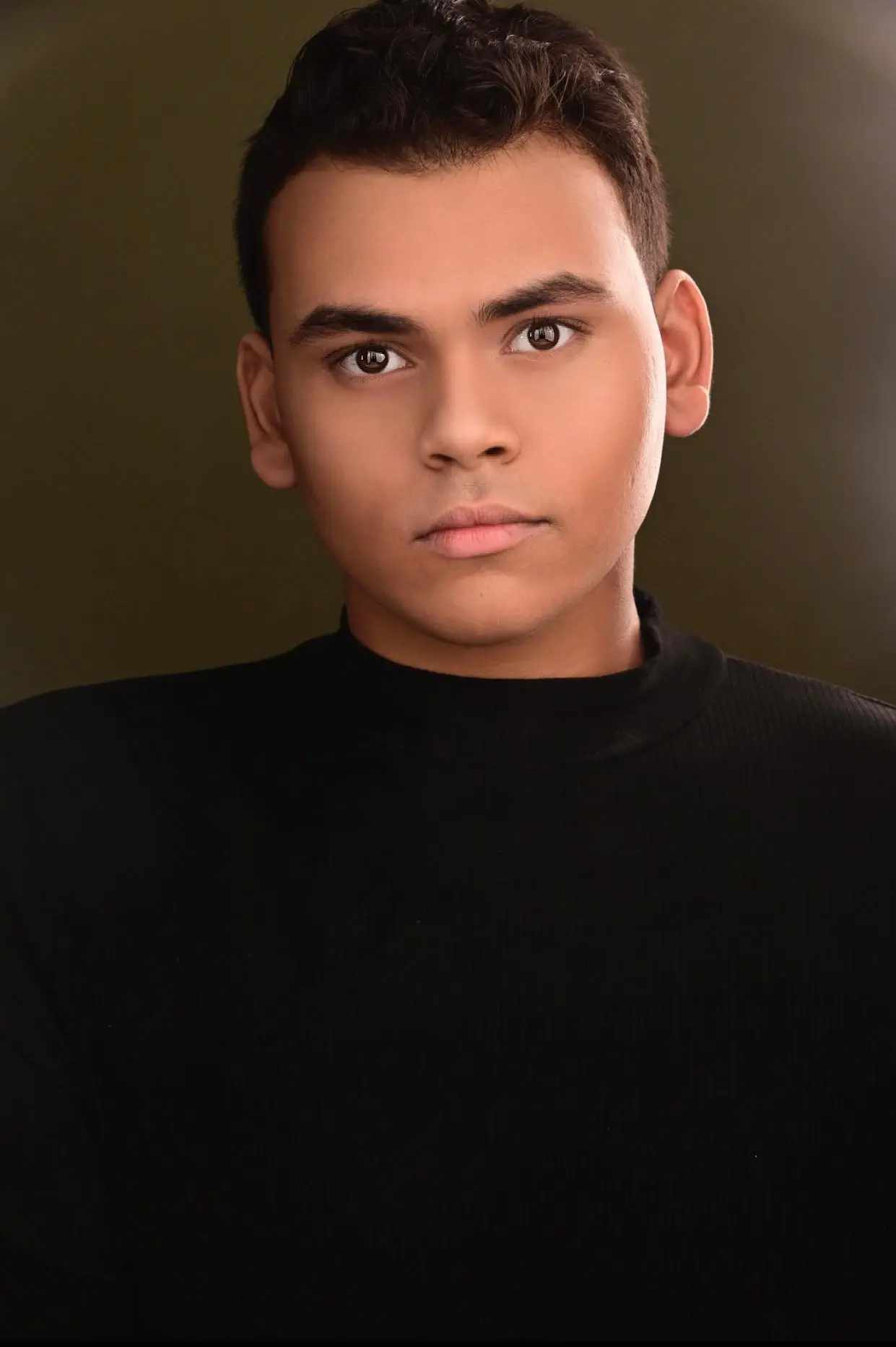 Luke Islam Biography: Age, Parents, Net Worth, Height, Movies, Broadway ...