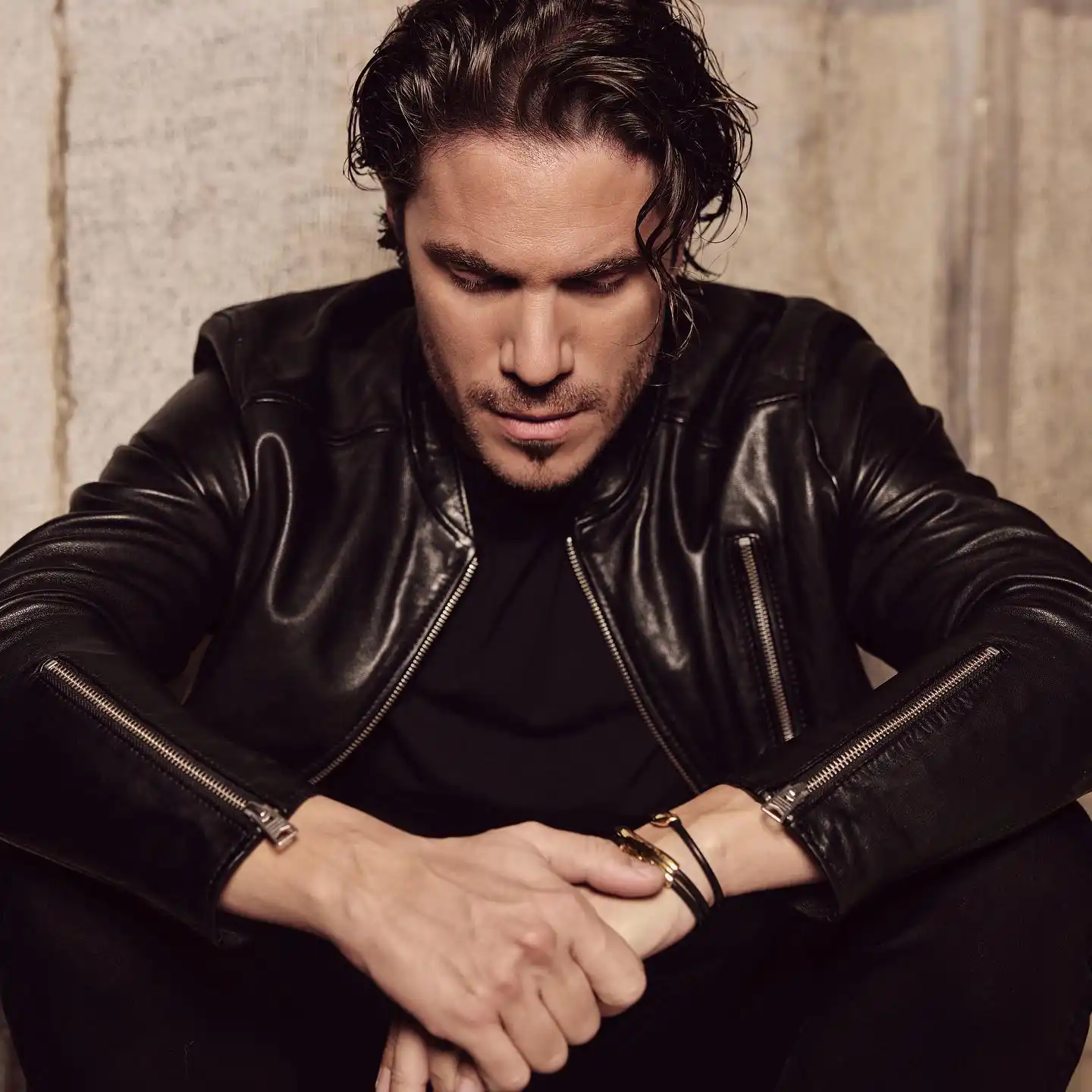 Nikos Oikonomopoulos Biography: Age, Net Worth, Height, Siblings ...