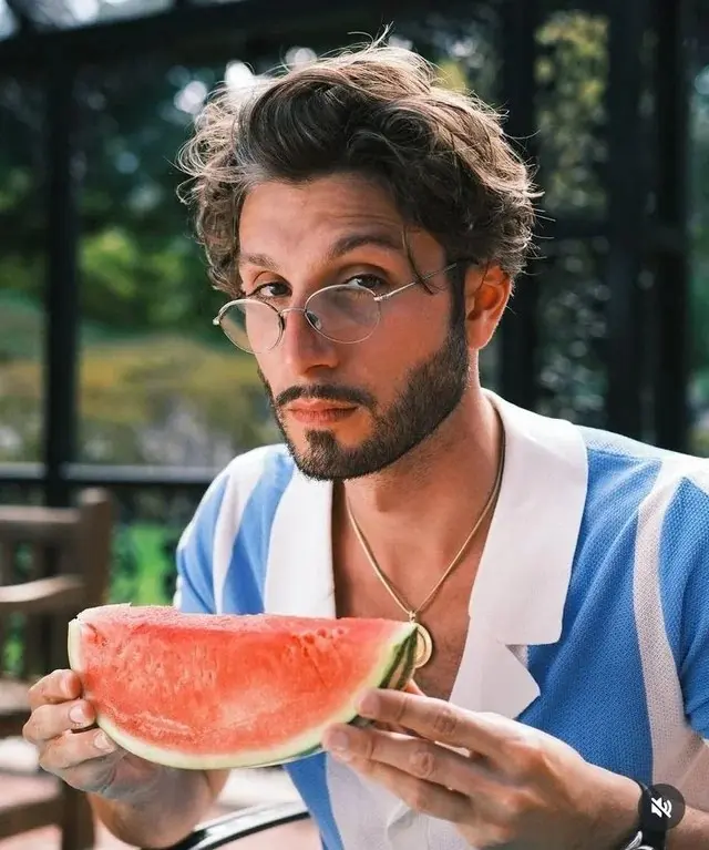 Bbno$ Biography: Songs, Real Name, Height, Albums, Girlfriend, Awards ...