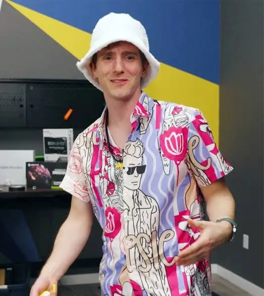 Linus Sebastian Biography: Net Worth, Wife, Age, YouTube, Height, Linus ...