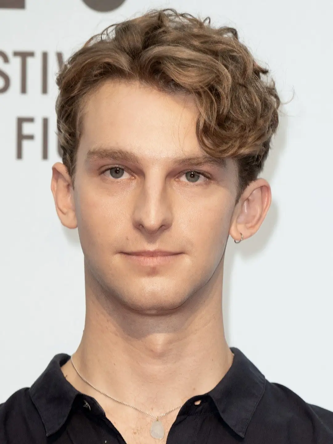 Louis Cunningham Biography: Instagram, Height, Age, Net Worth, Movies ...