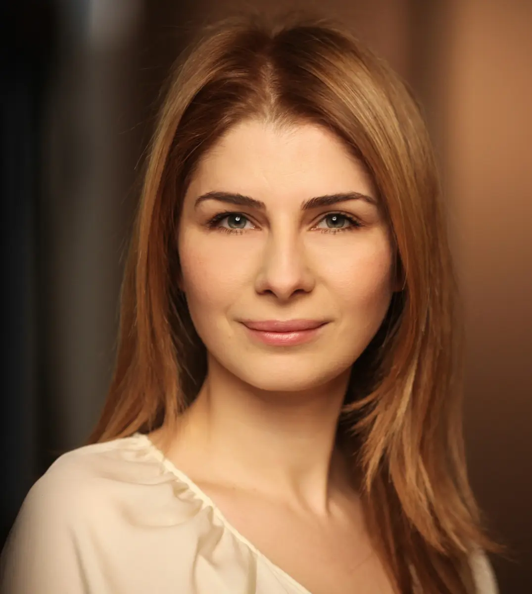 Ece Özdikici Biography: Age, Movies, Net Worth, Husband, Height, Kadın ...