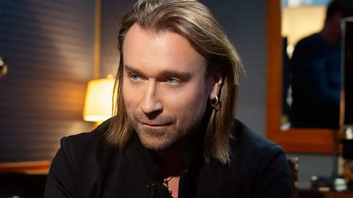 Oleg Vinnik Biography: Age, Wife, Net Worth, Songs, Height, Movies ...
