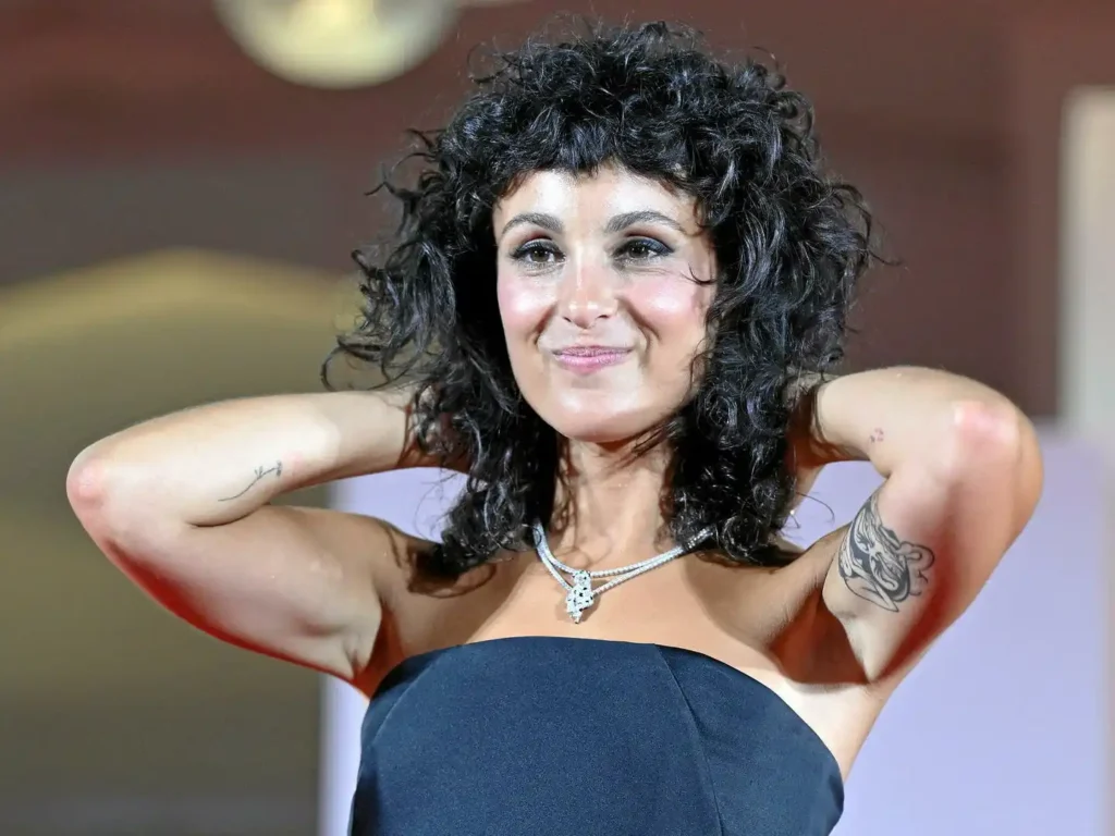 Barbara Pravi Biography: Euro Vision, Songs, Instagram, Height ...