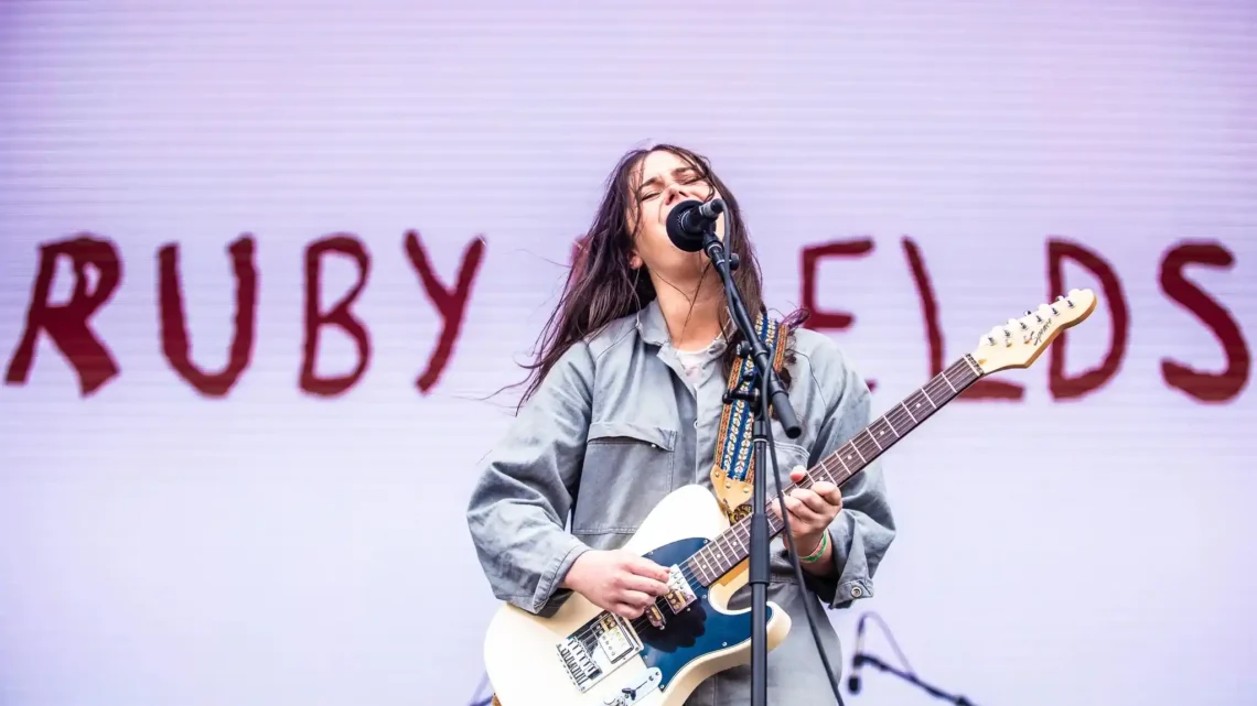 Ruby Fields Biography: Songs, Height, Boyfriend, Net Worth, Age Parents ...