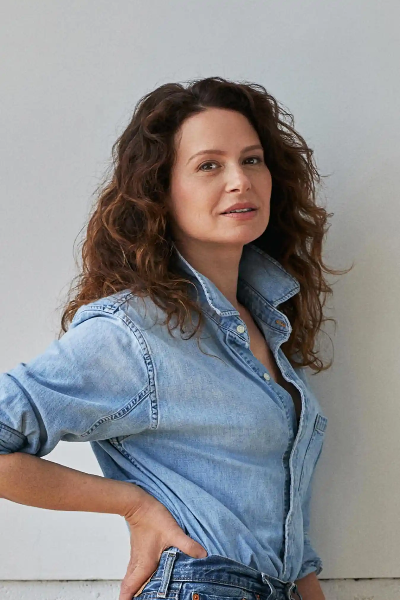 Katie Lowes Biography: Age, Height, Net Worth, Parents, Spouse ...