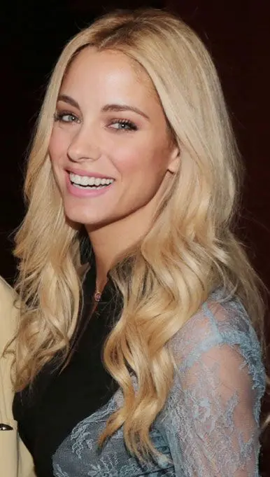 Doukissa Nomikou Bio: Spouse, Parents, Age, Siblings, Height, Net Worth ...