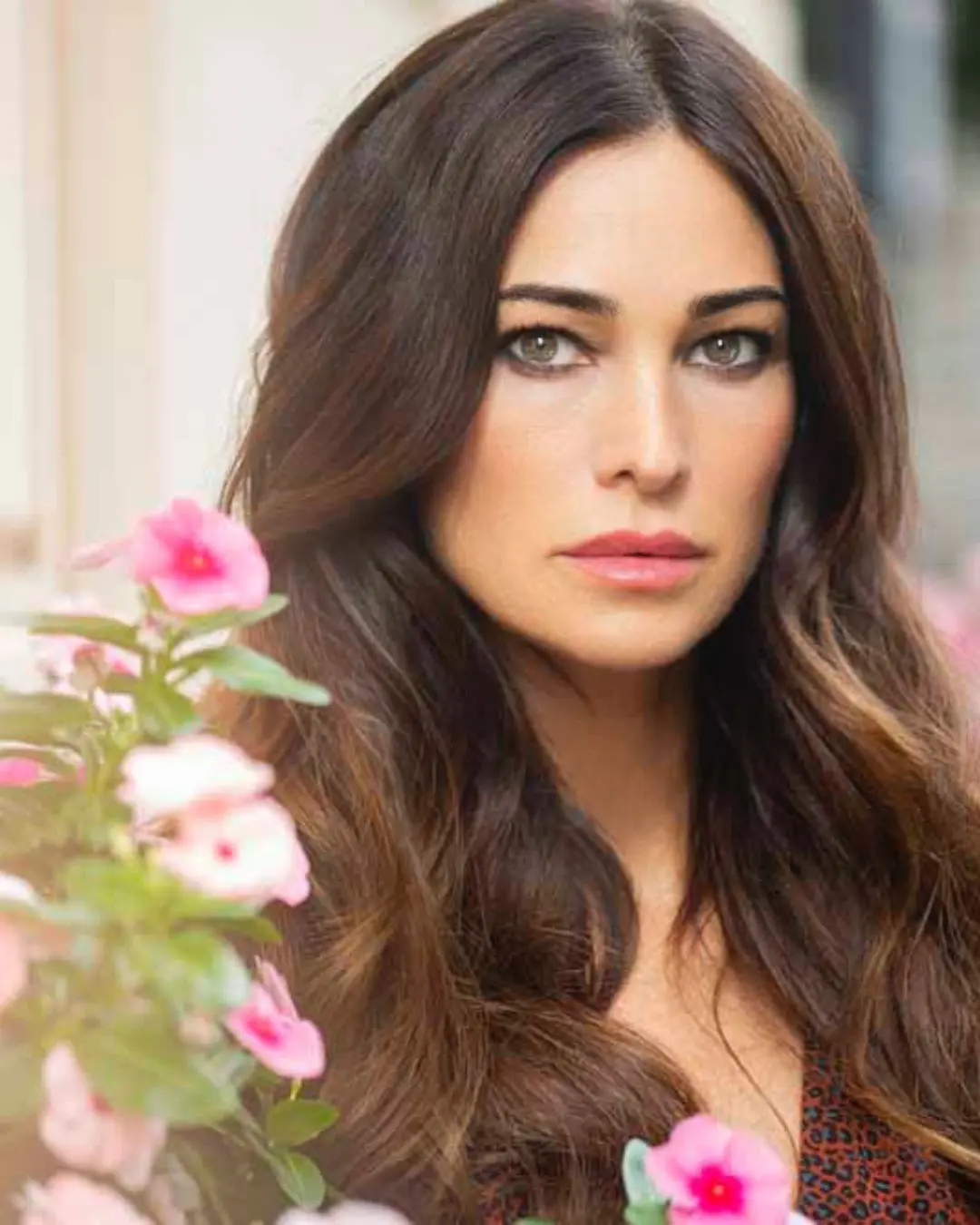 Manuela Arcuri Biography: Movies, Child, Husband, Age, Net Worth ...