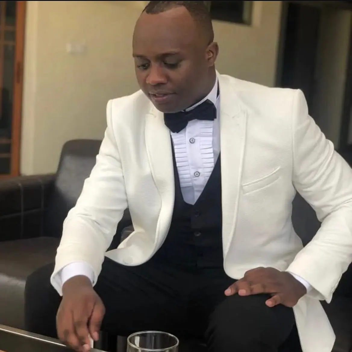 King James (singer) Biography: Songs, Age, Wife, Parents, Net Worth ...