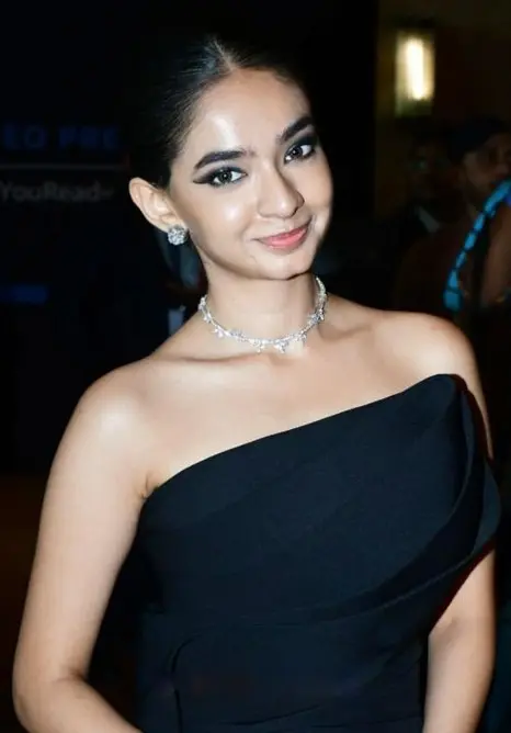 Anushka Sen Biography: Parents, Height, Age, Net Worth, Boyfriend ...