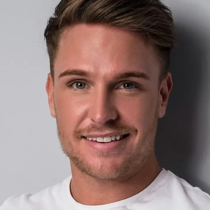 Tom Zanetti Biography: Tours, Net Worth, Age, Height, Fiancee, Songs ...