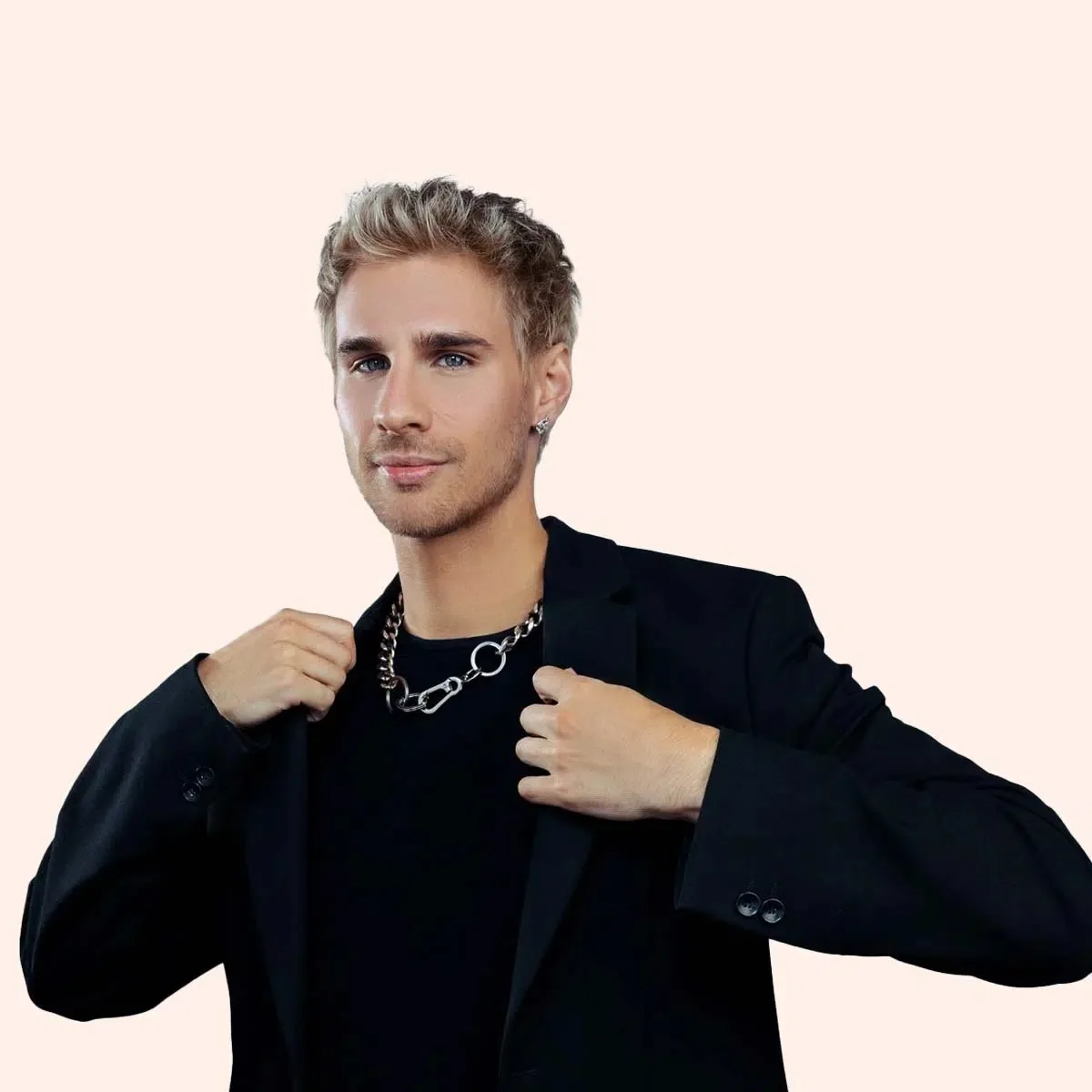 Brad Mondo Biography: Ethnicity, Siblings, Hair Brand, Age, Parents ...