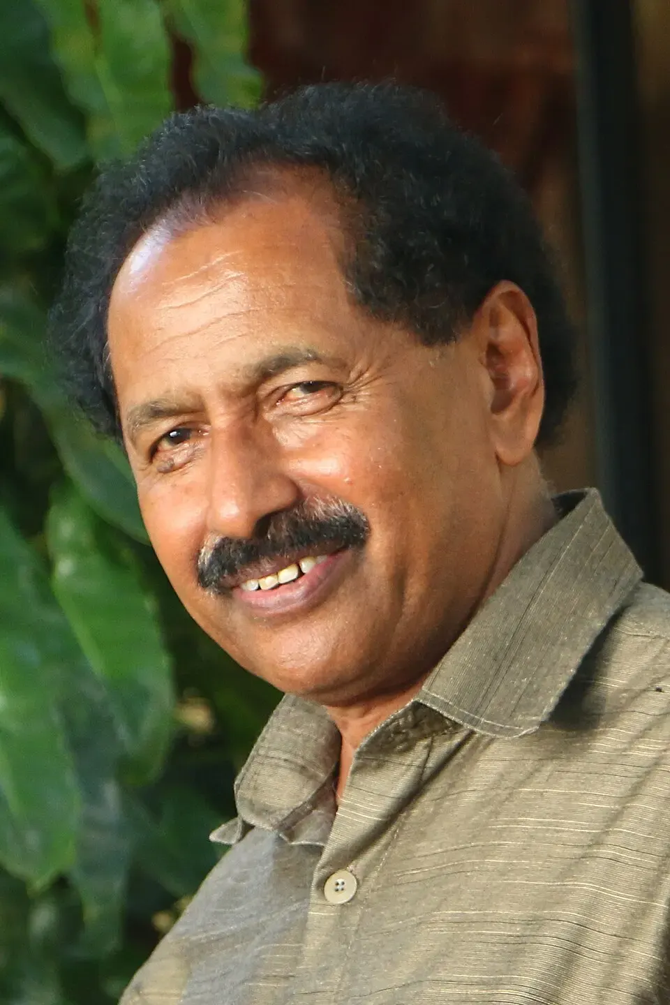 Jayalath Manoratne Biography: Age, Wife, Children, Net Worth, Parents ...