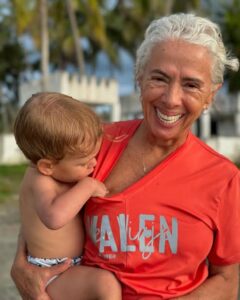 Valentina Quintero Biography: Husband, Books, Age, Height, Children, TV ...