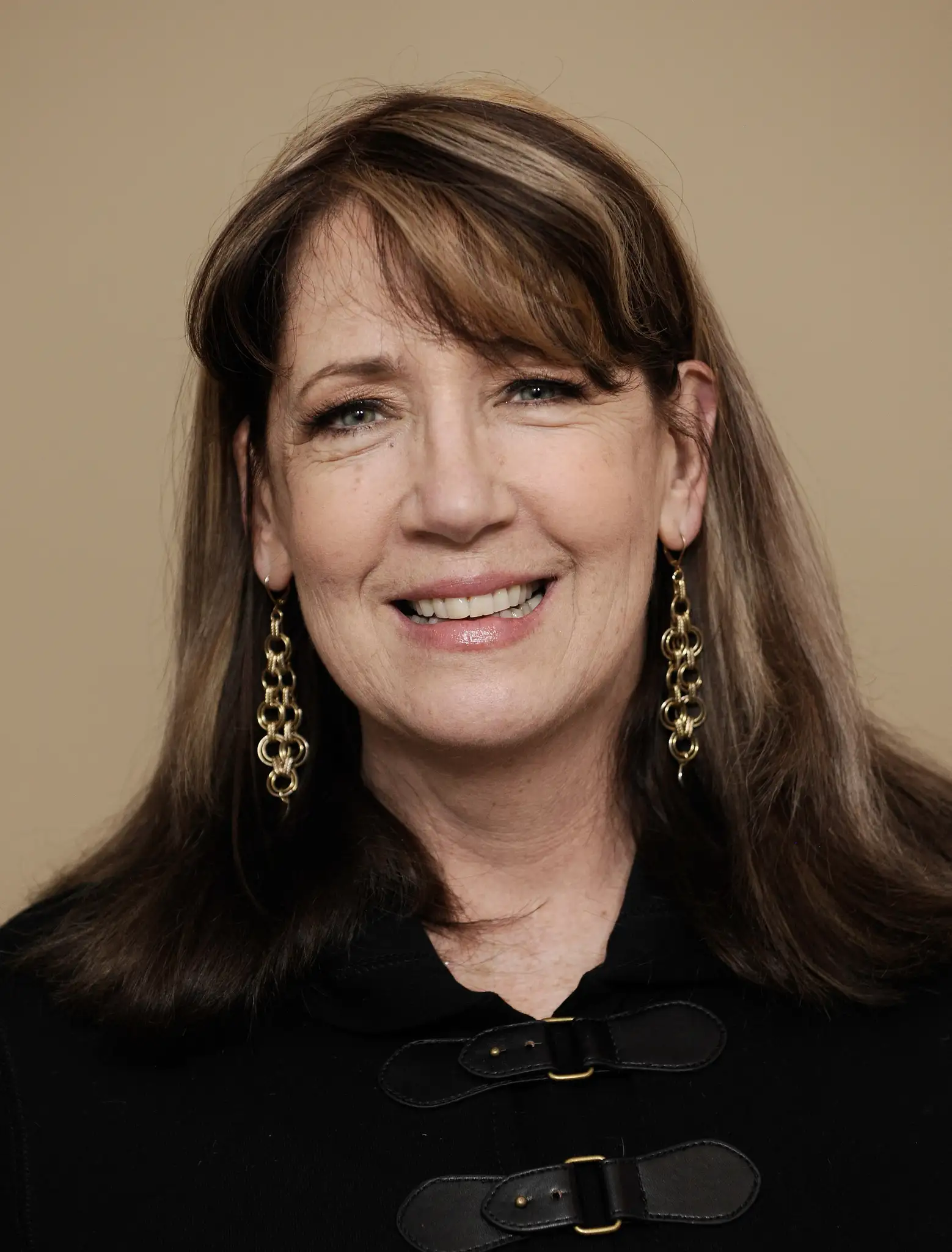 Ann Dowd Biography: Age, Husband, Children, Net Worth, The Handmaid's ...