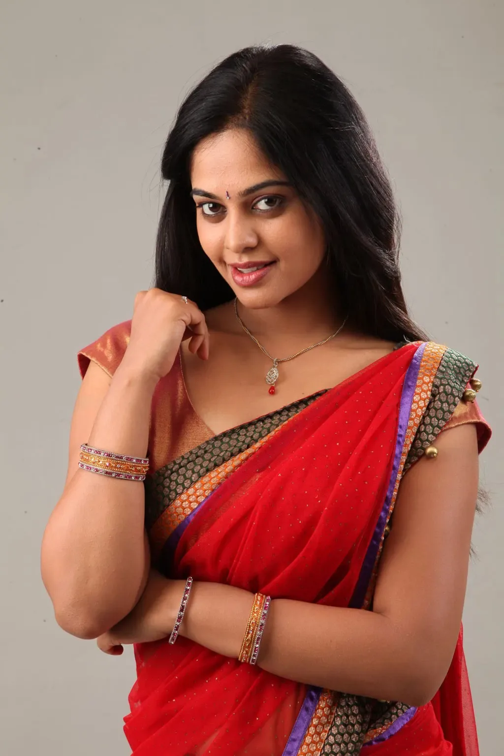 Bindu Madhavi Biography: Instagram, Boyfriend, Awards, Net Worth ...
