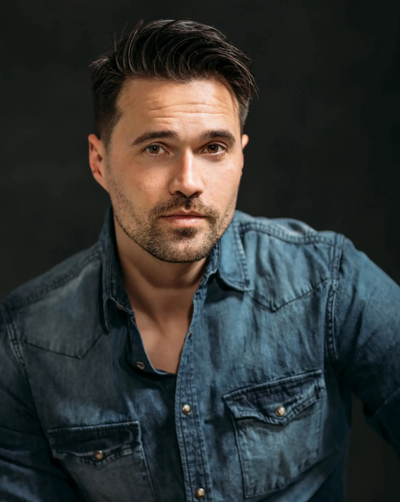Brett Dalton Biography: Parents, Movies, Religion, Height, Ethnicity ...