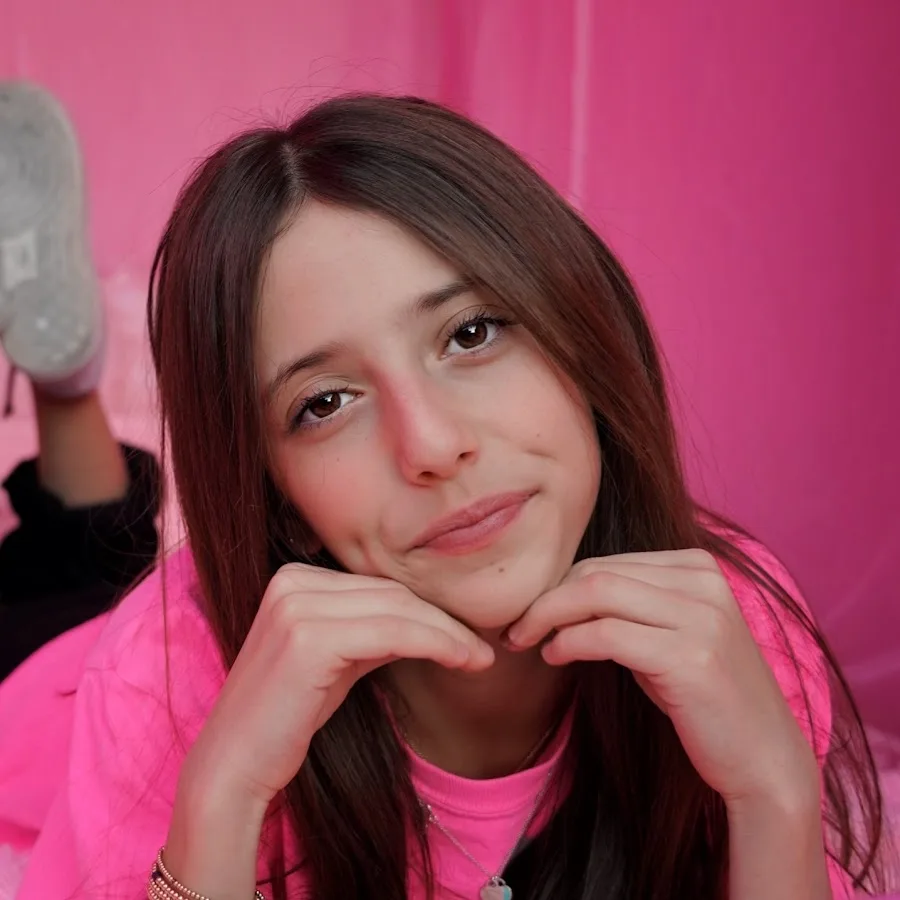 Chelsea Lascher Biography: Net Worth, Boyfriend, Age, Children, TikTok ...