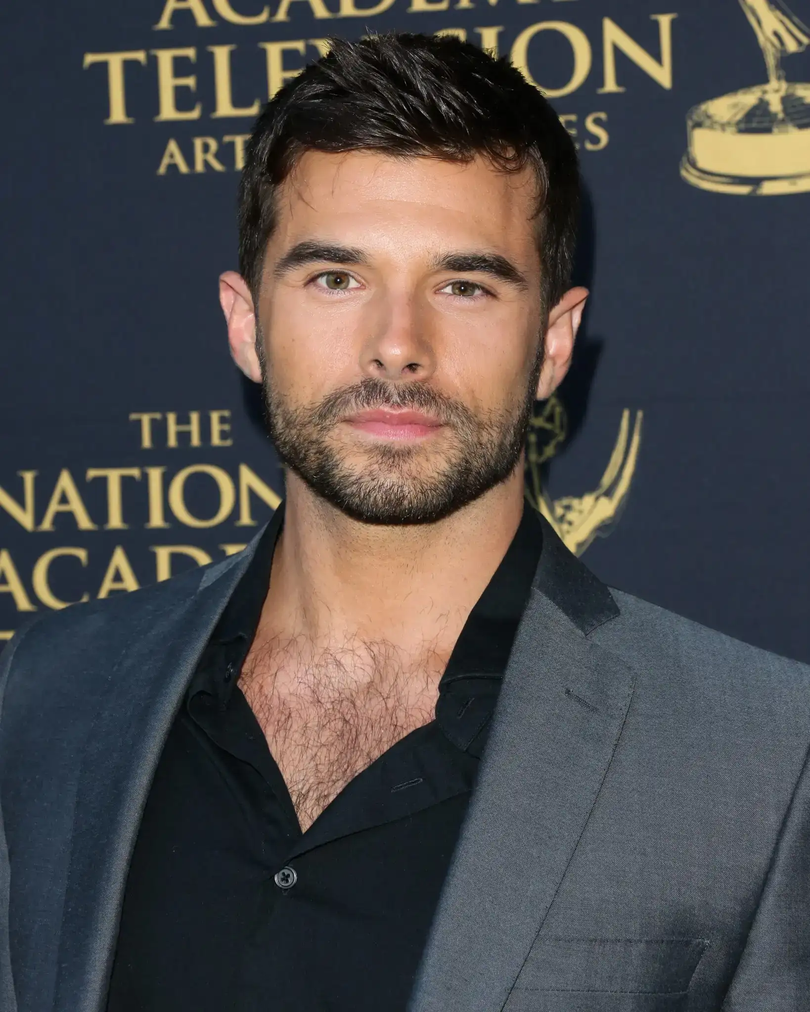 Josh Swickard Biography: Age, Wife, Kids, Net Worth, Height, Parents ...