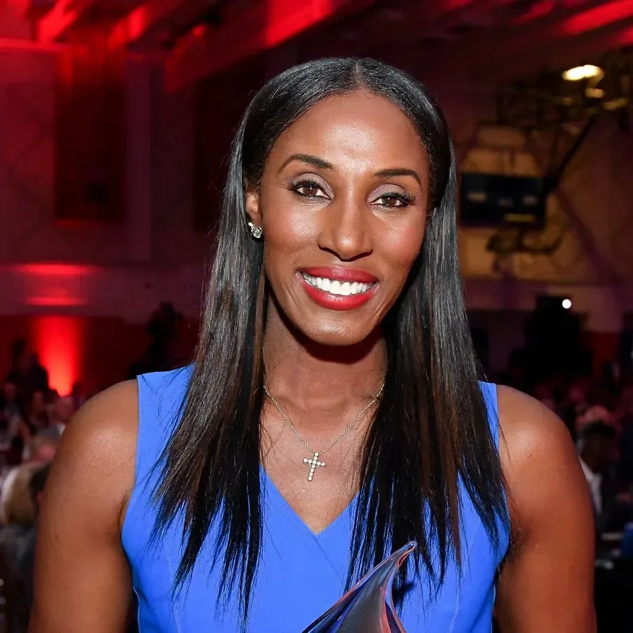 Lisa Leslie Biography: Age, Husband, Kids, Net Worth, Height, Parents ...