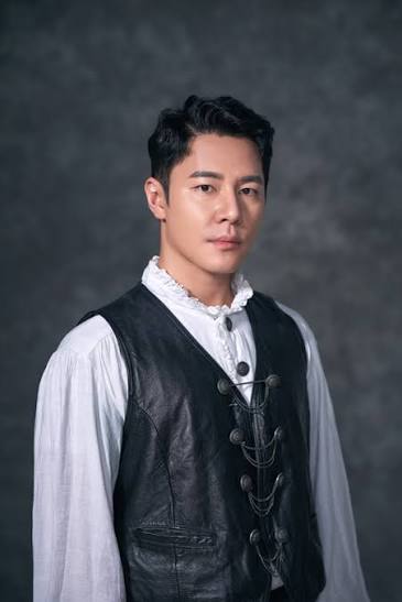 Lee Kyu-hyung Biography: Age, Movies, Height, Net Worth, Parents ...