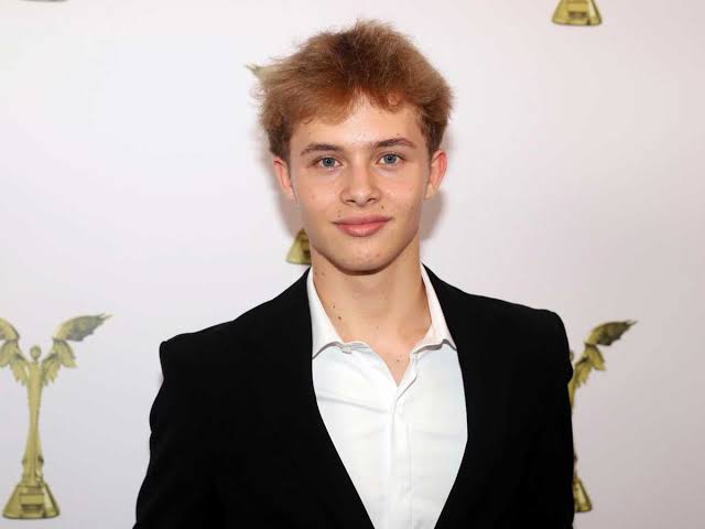 Leon Kemstach Biography: Age, Height, Net Worth, Instagram, Girlfriend ...