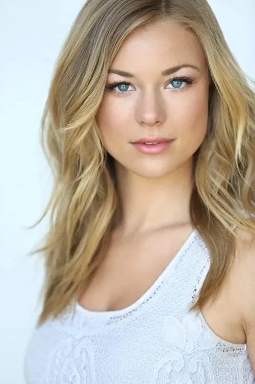 Nikki Leigh Biography: Age, Height, Net Worth, Boyfriend, Ethnicity ...