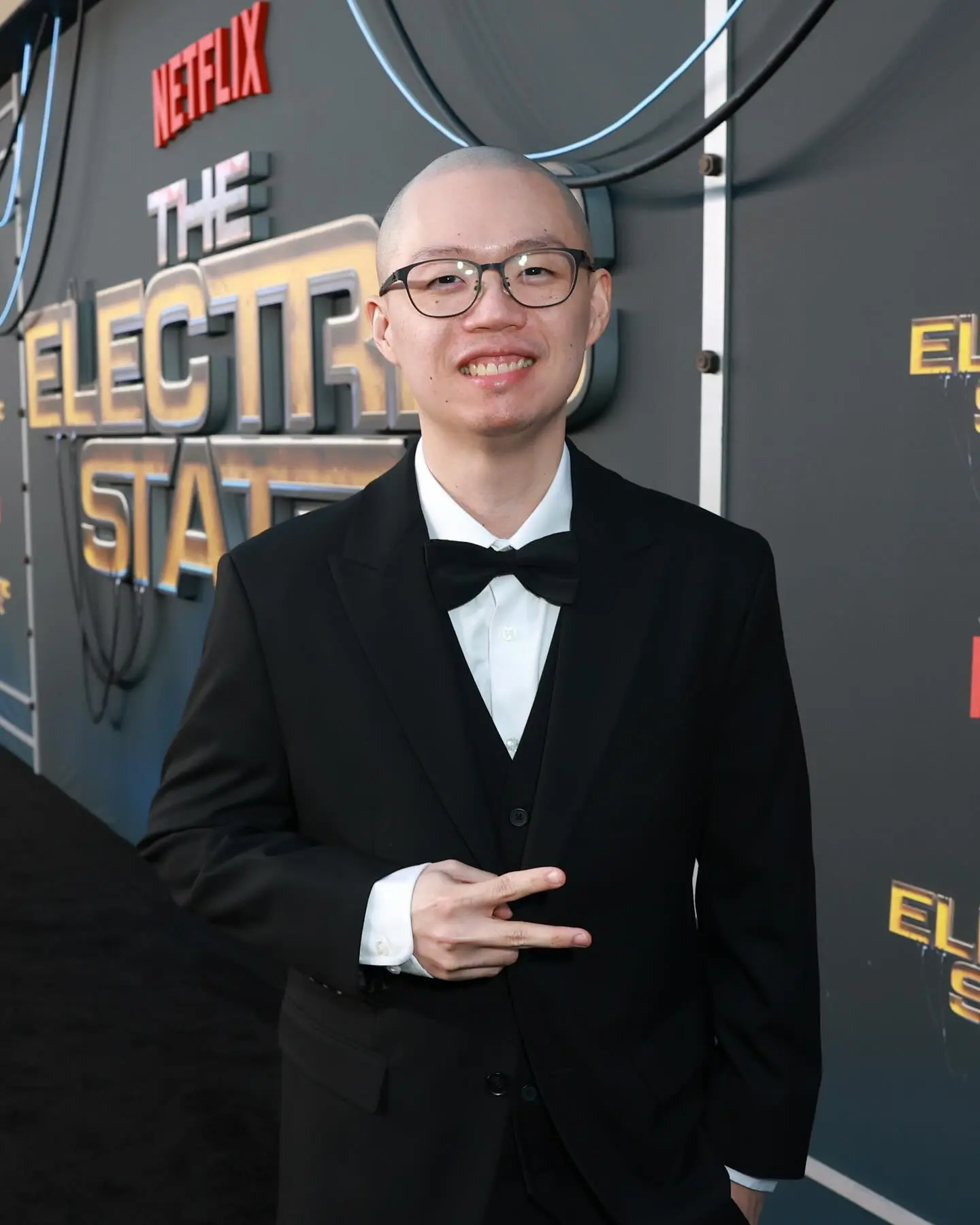 Chris Cantada Biography: Awards, Brothers, Height, Ethnicity, Age, Net ...